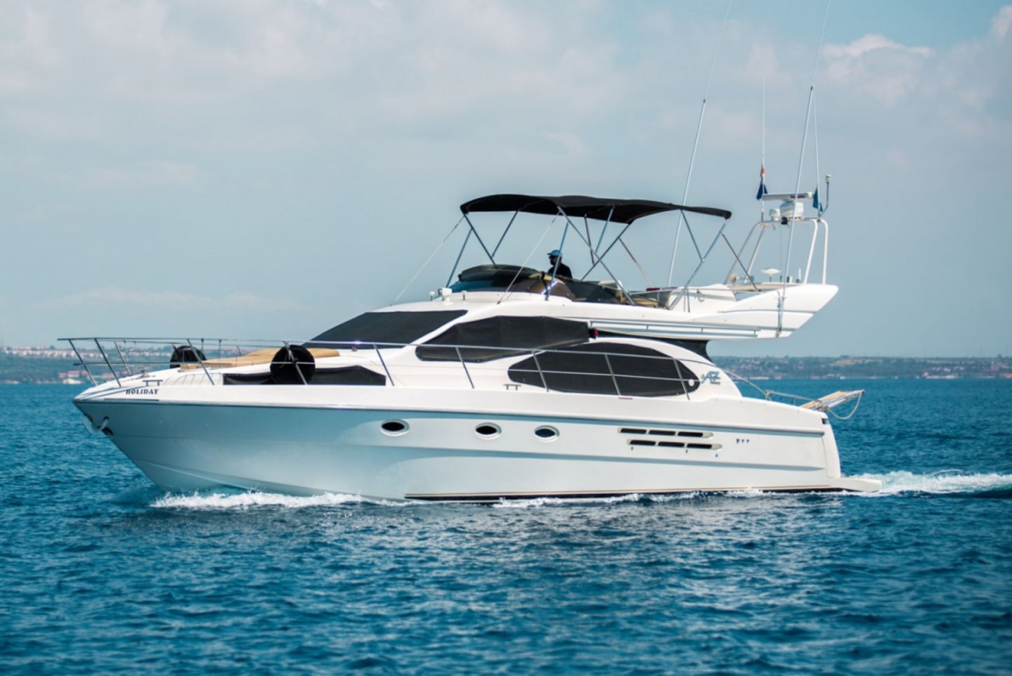 Hire a Motorboat Azimut 46 Fly in Ayia Napa (HOLIDAY) | SamBoat