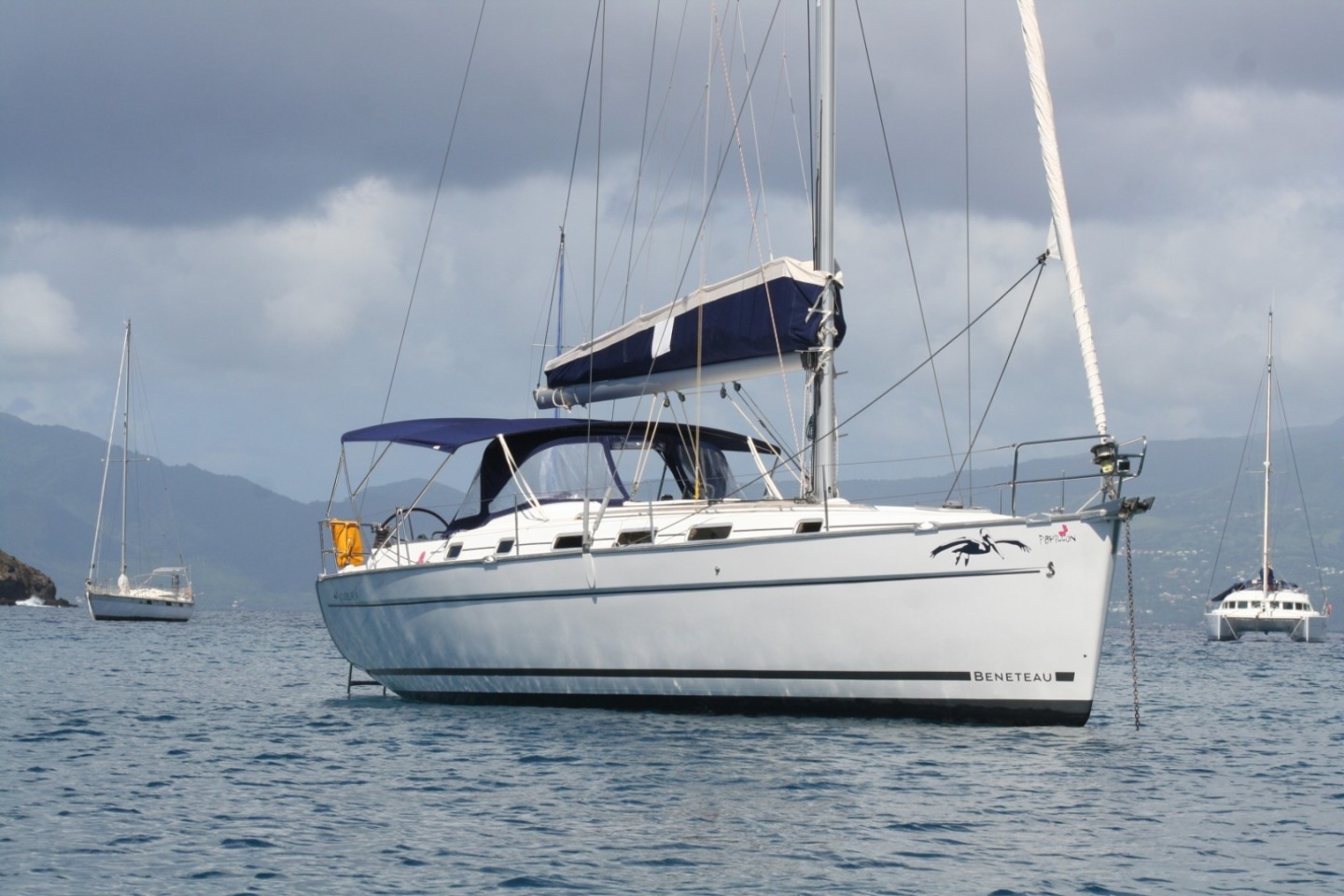 Hire a Sailboat Bénéteau Cyclades 43.4 in La Rochelle | SamBoat
