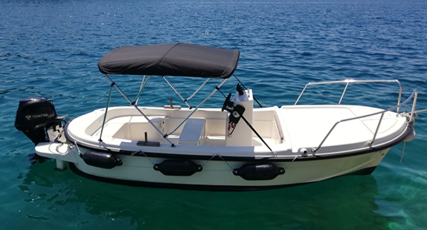 Hire a Motorboat Betina Open 500 in Milna (Betina) | SamBoat
