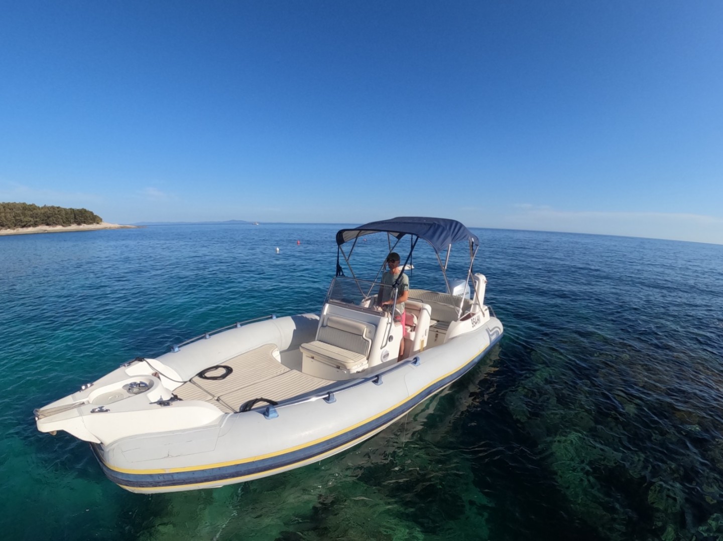 Hire a RIB Marlin Boat 23 FB in Hvar (Marlin 23 200HP) | SamBoat