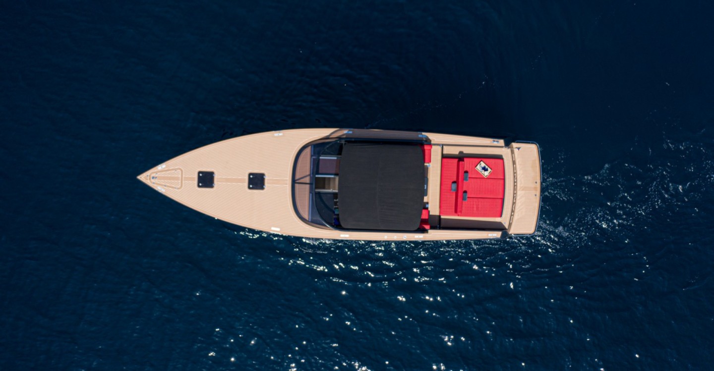 Hire a Motorboat VanDutch Van Dutch 55 in Cannes (Biancino 2 ) | SamBoat