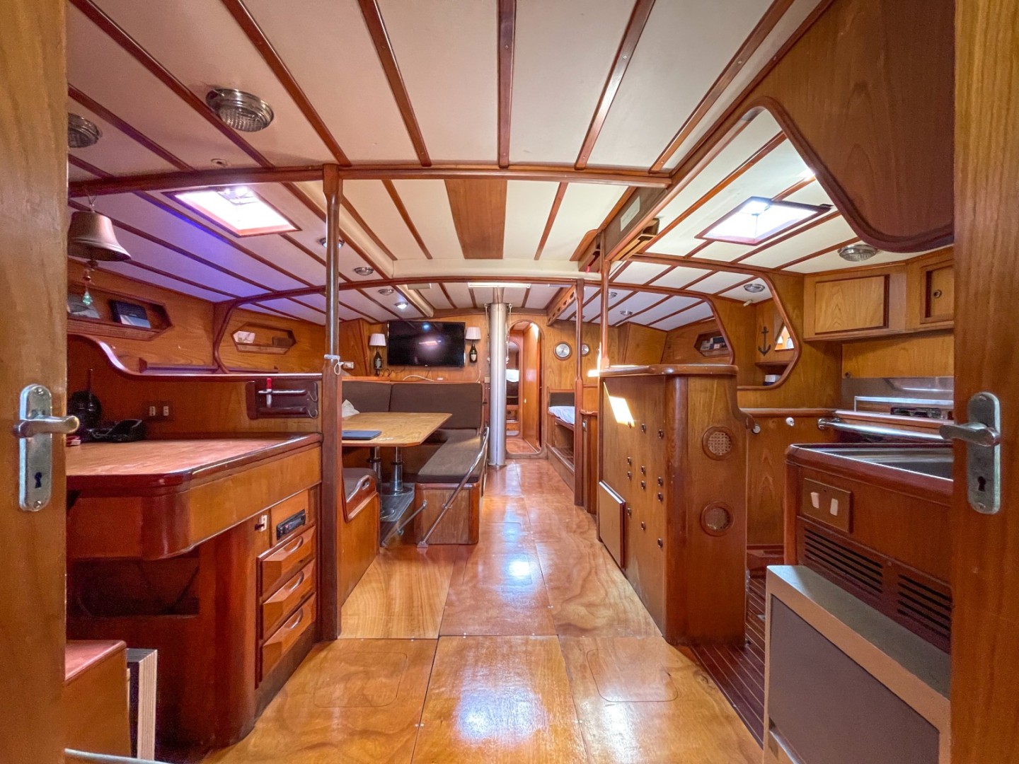 Hire a Sailboat Nelson Yachts 67 in Formia (nelson 67 PEPE) | SamBoat