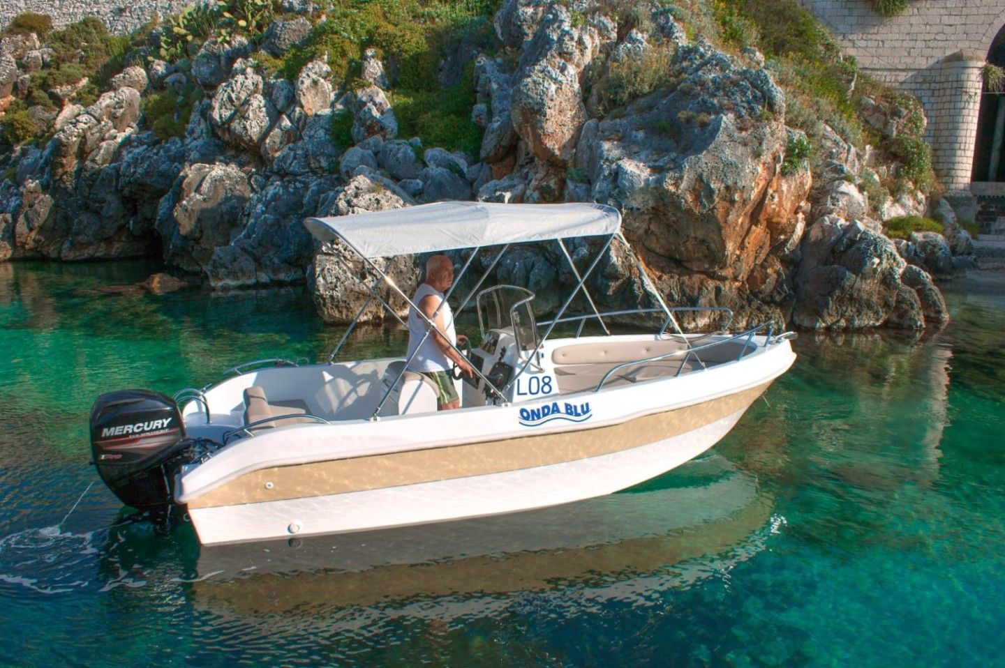 Hire a Motorboat Salento marine Open in Castro Marina (Elite 580 (2 ...