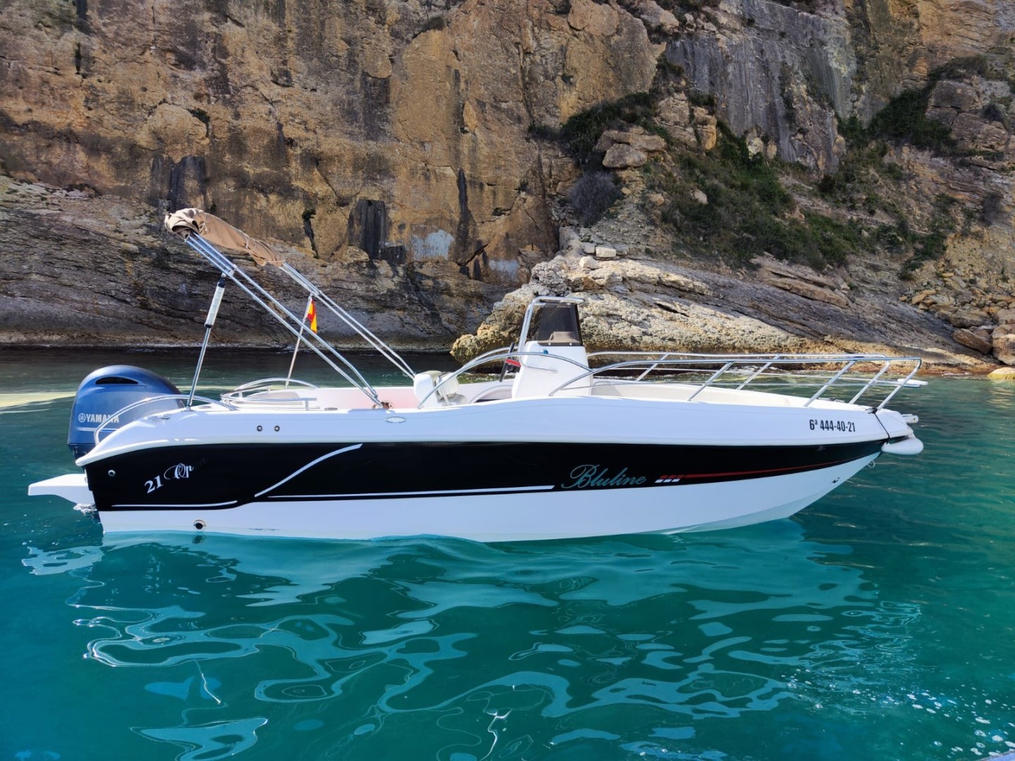 Hire a Motorboat Bluline 21 Ft Open in Puerto Altea (SIROCO) | SamBoat