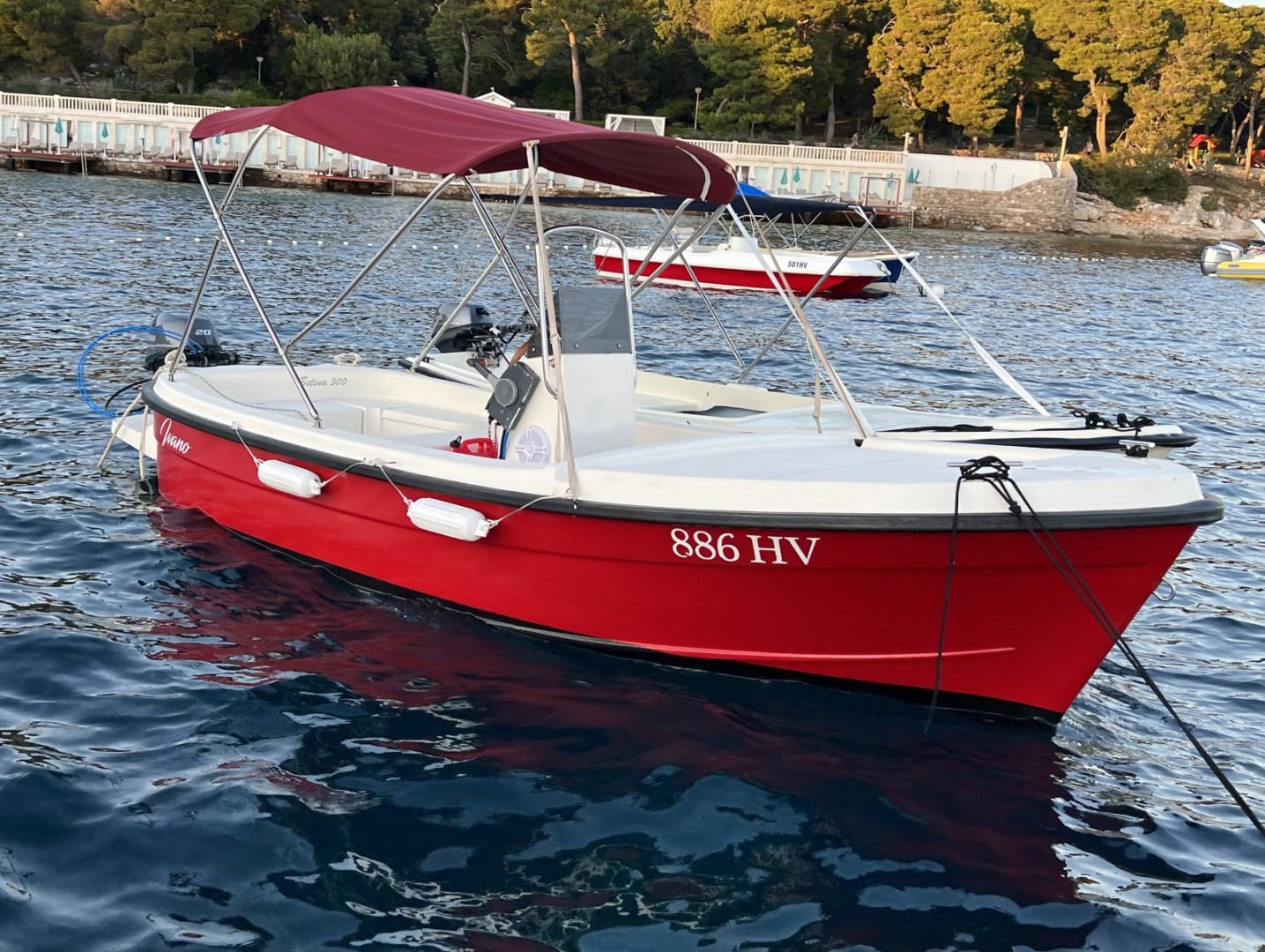 Hire a Motorboat Betina 500 in Hvar (BETINA 500) | SamBoat