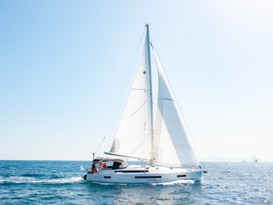 Sailing cruise, catamaran or yacht at the best price | LateSail
