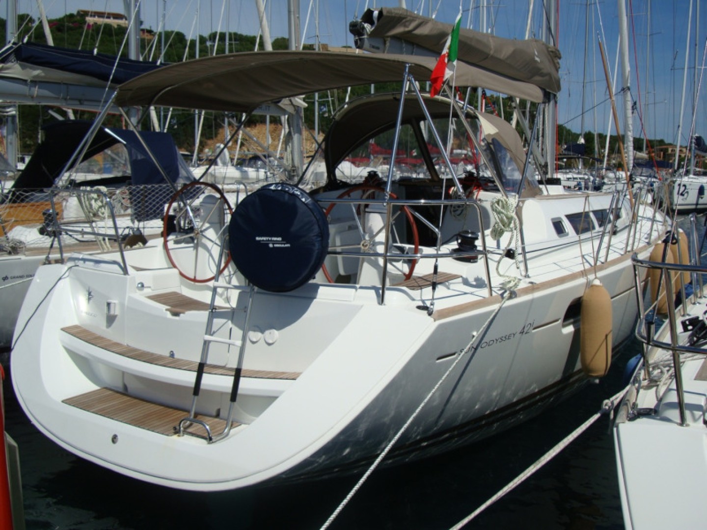 Hire a Sailboat Jeanneau Sun Odyssey 42i in Olbia (Praha) | SamBoat