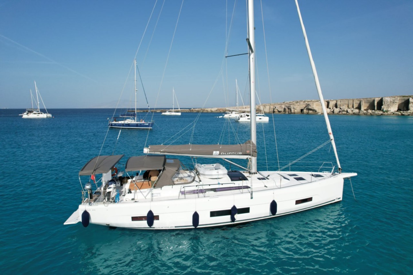 Hire a Sailboat Dufour 470 in Favignana | SamBoat