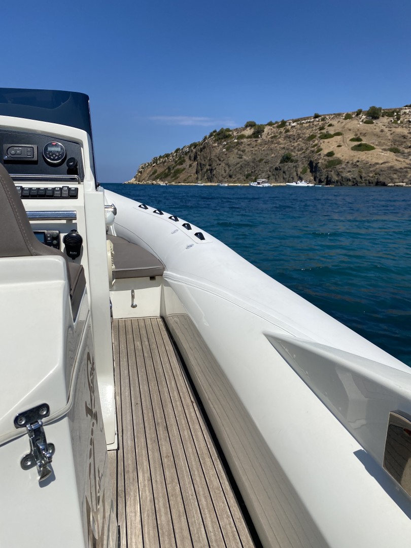 Hire a RIB Almarine Almar 8,20 S in Brucoli | SamBoat