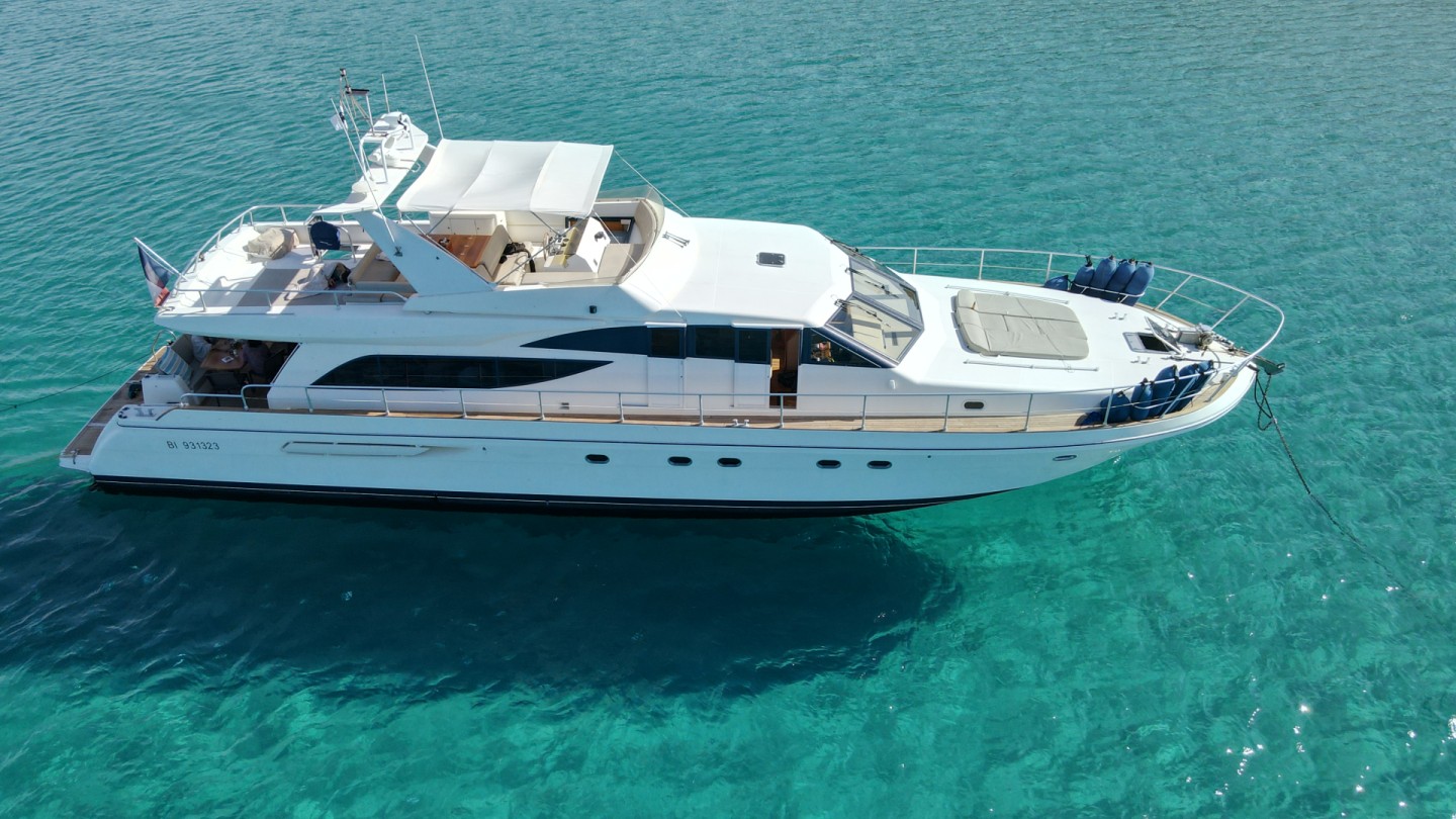 Hire a Luxury Yacht Guy Couach 2100 in Bonifacio | SamBoat