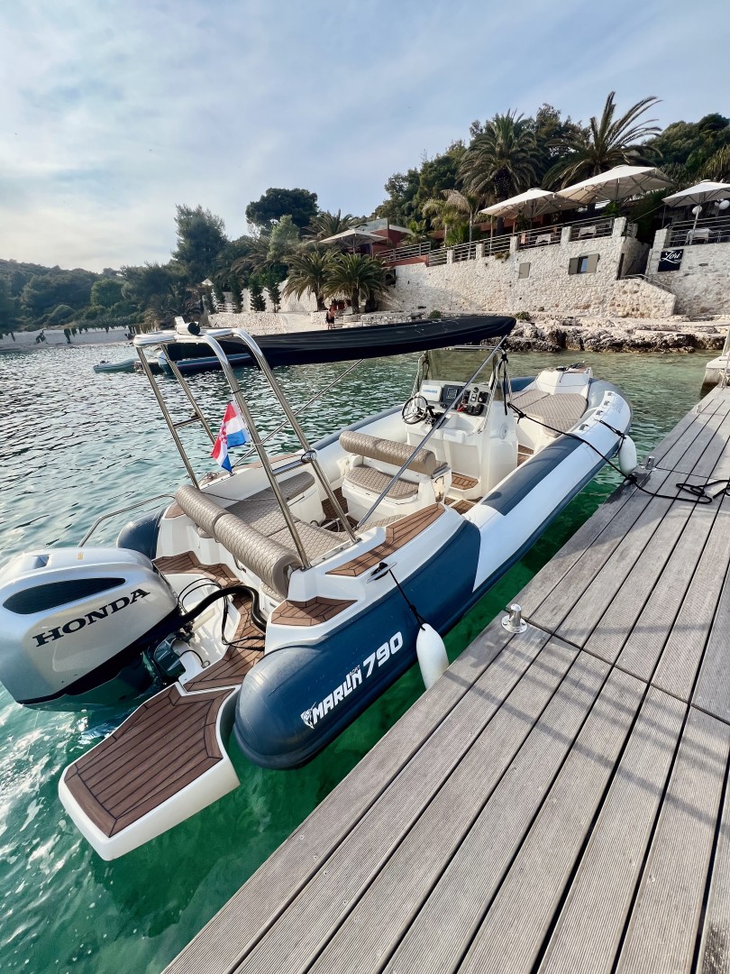 Hire a RIB Marlin Boat 790 Pro Dynamic in Hvar (Marlin 790 Dynamic ...