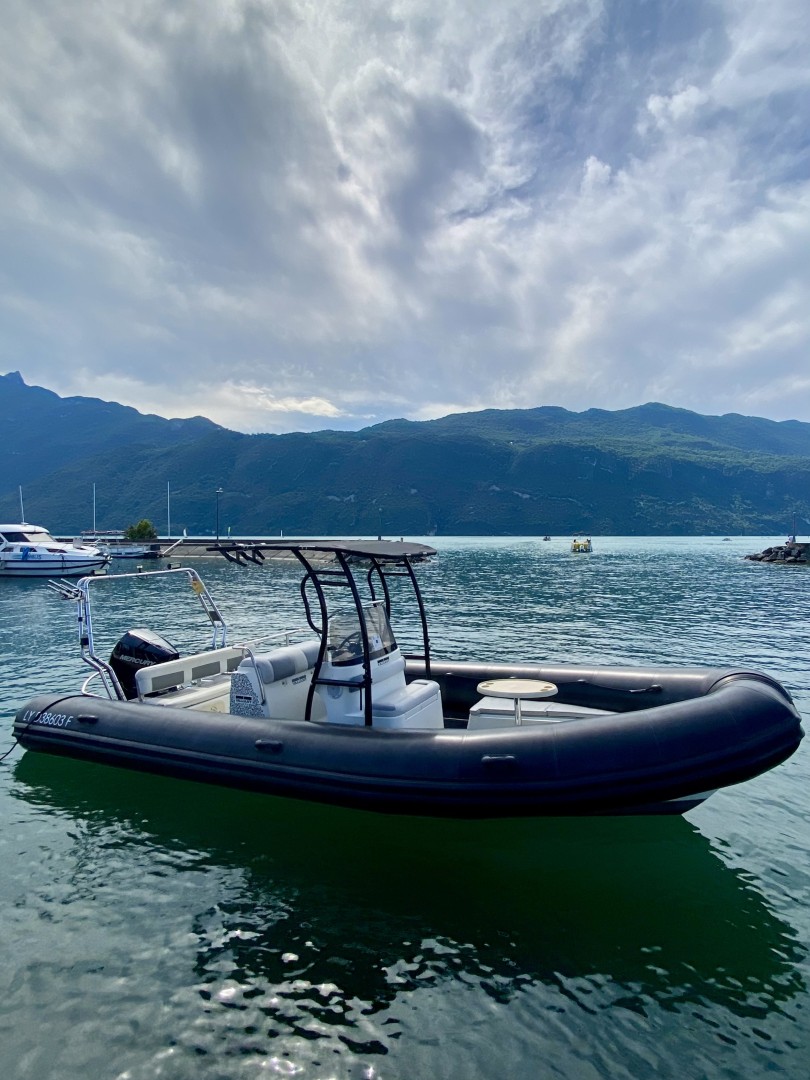 Hire a RIB Valiant 750 Cruiser in Aix-les-Bains | SamBoat