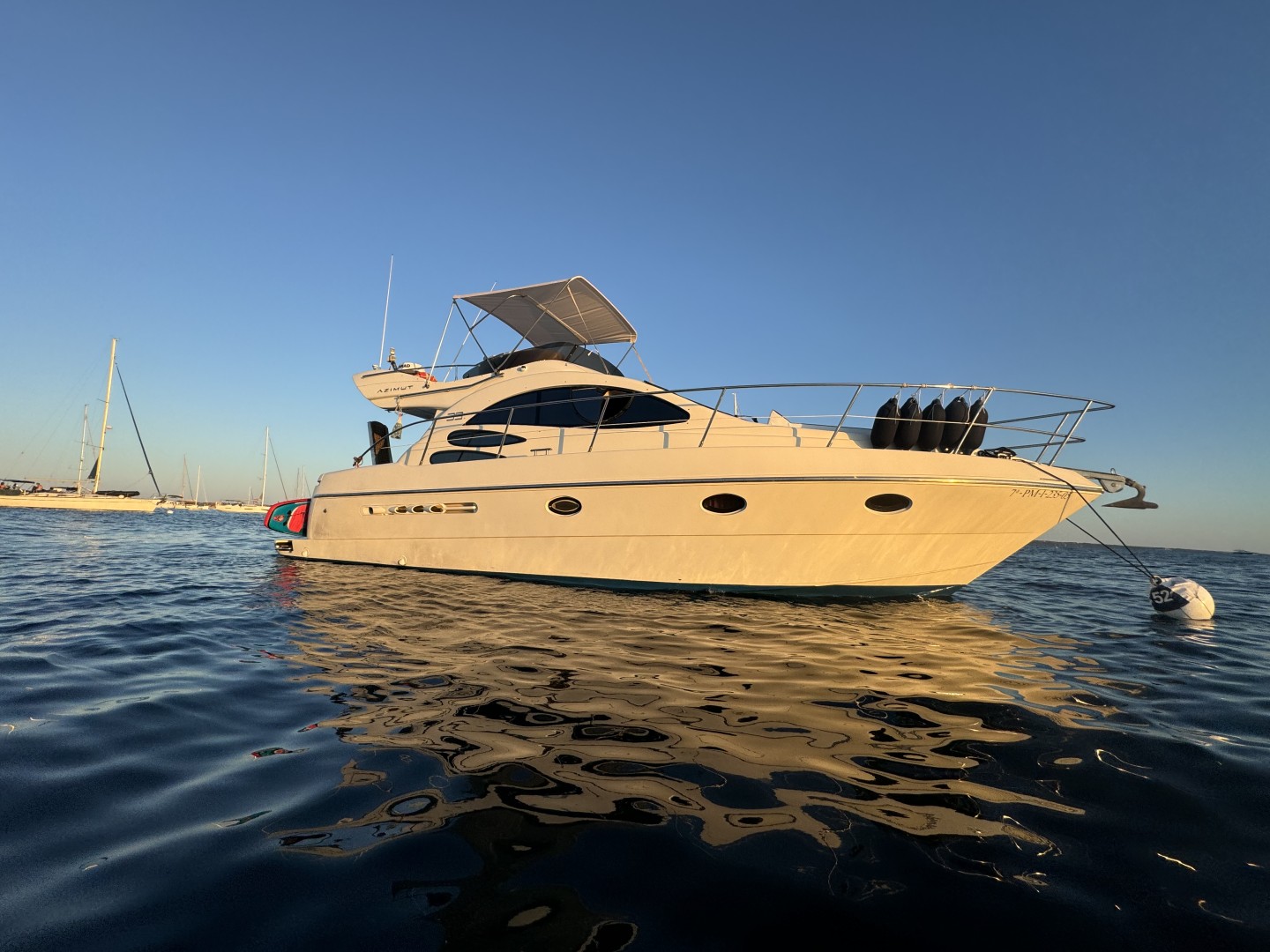 Hire a Motorboat Azimut 39 Fly in Garrucha (AZIMUT 39 FLY) | SamBoat
