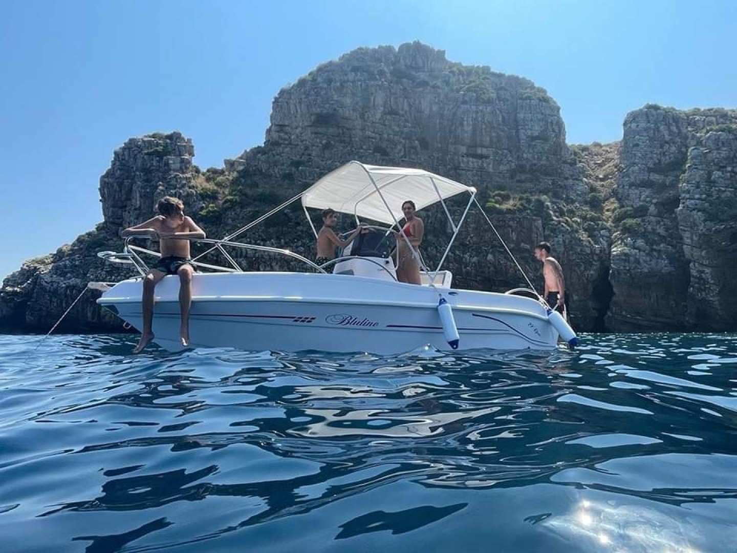 Hire a Motorboat Bluline 19 Ft Open in Balestrate | SamBoat