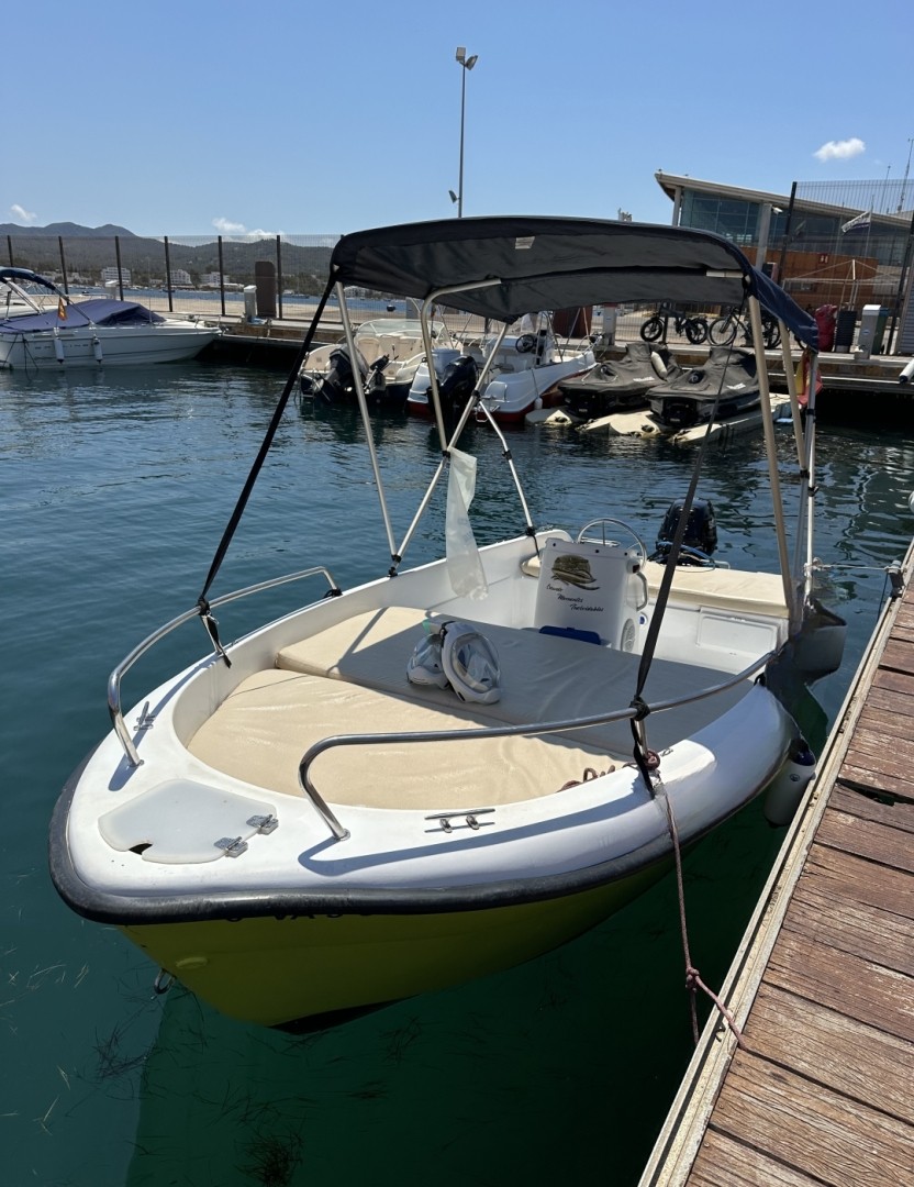 Hire a Motorboat Estable 400 Consola in Sant Antoni de Portmany (Tokio ...