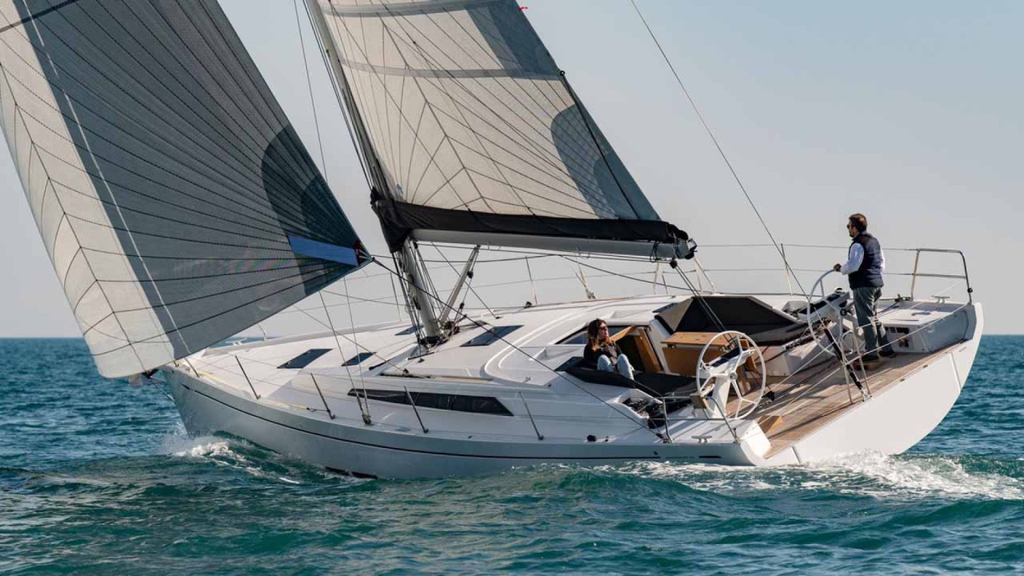 Hire a Sailboat Grand Soleil 44 Performance in Pula (Destiny) | SamBoat