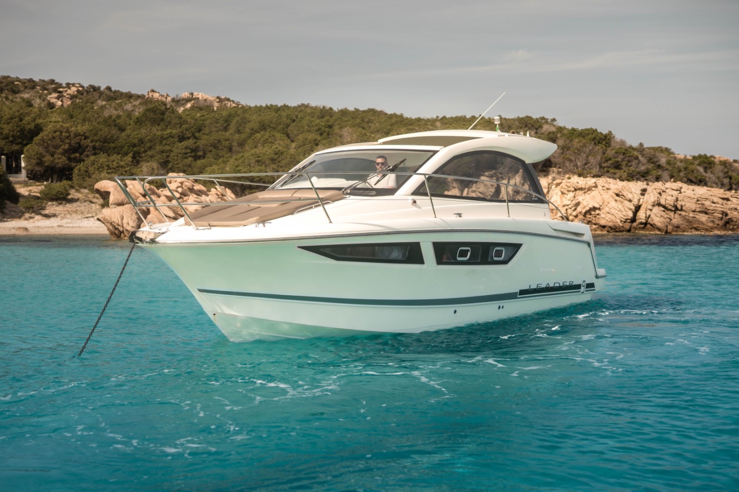 Hire a Motorboat Jeanneau LEADER 9 HT in Cannigione (LEADER 9 HT) | SamBoat