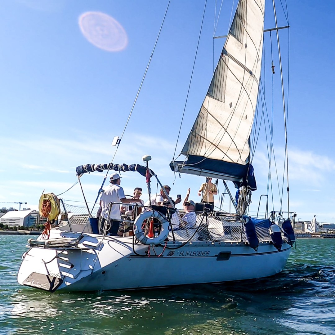 Hire a Sailboat Jeanneau Sun Legends 41 in Ponta Delgada | SamBoat