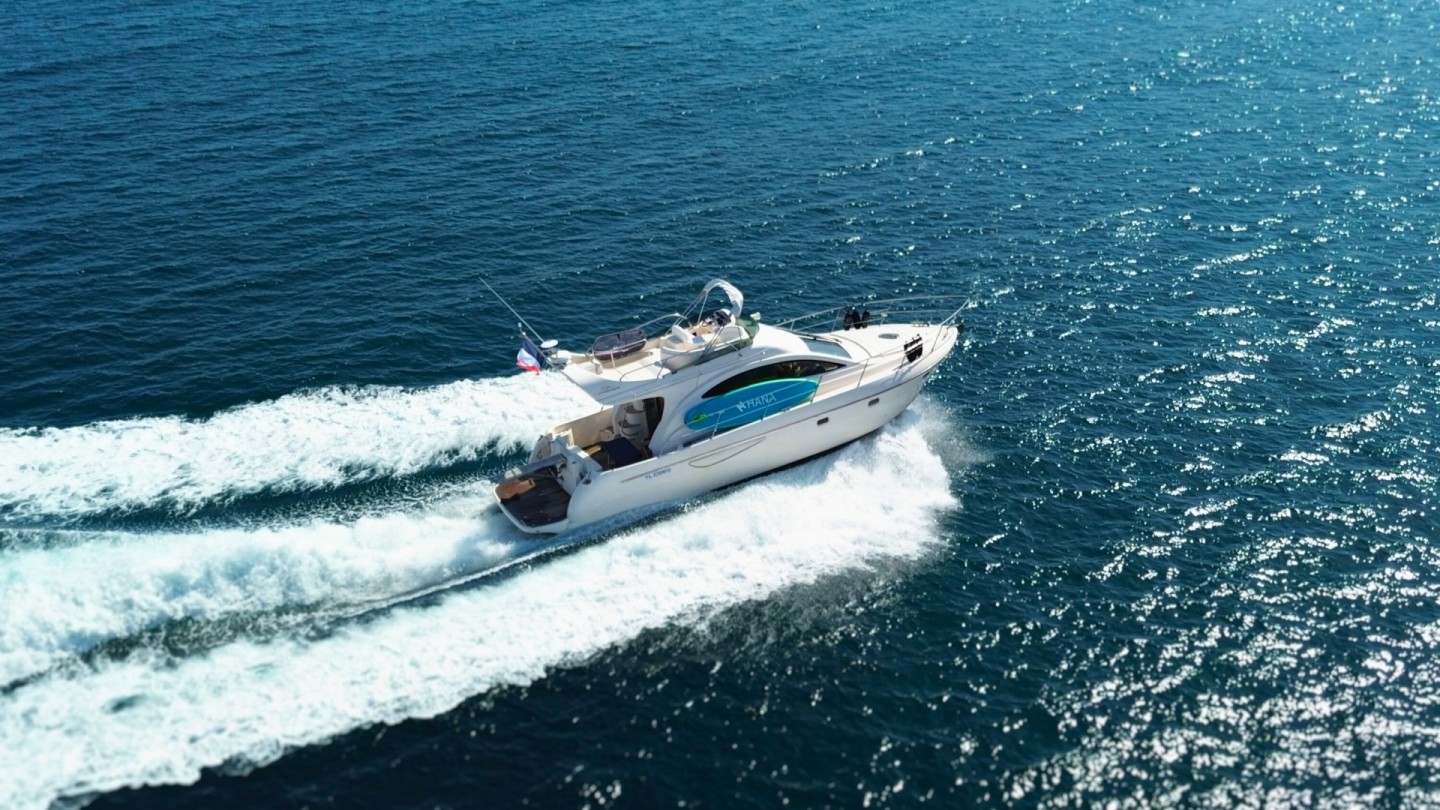 Hire a Motorboat Intermare 42 Fly in Saint-Tropez (Intermare 42 Fly ...