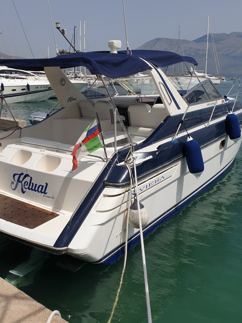 Hire a Motorboat Princess 366 Riviera in Gaeta (Princess riviera ...