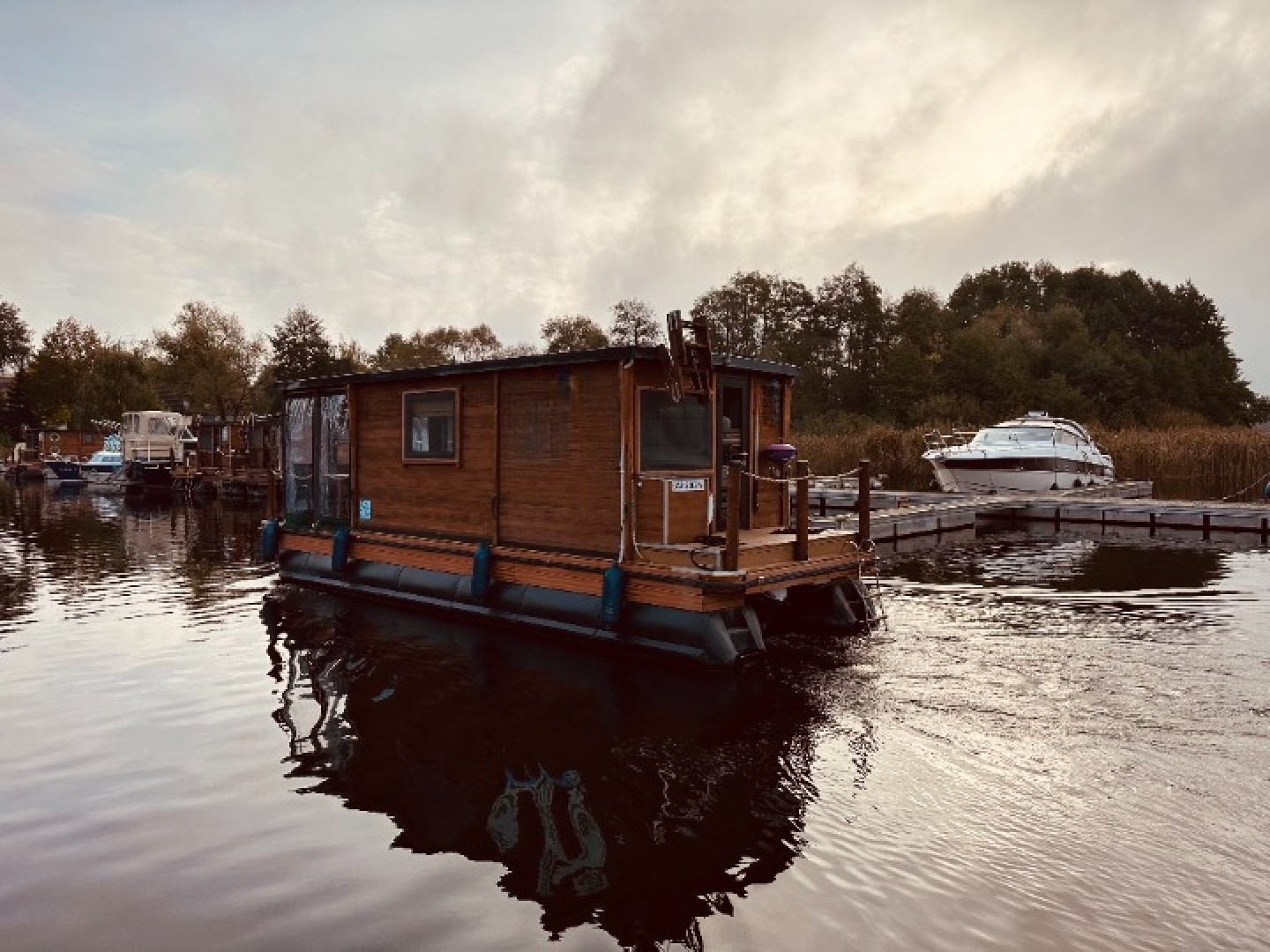 Hire a Canal boat Floss D9 in Wolziger See (Floß D9 - 02) | SamBoat