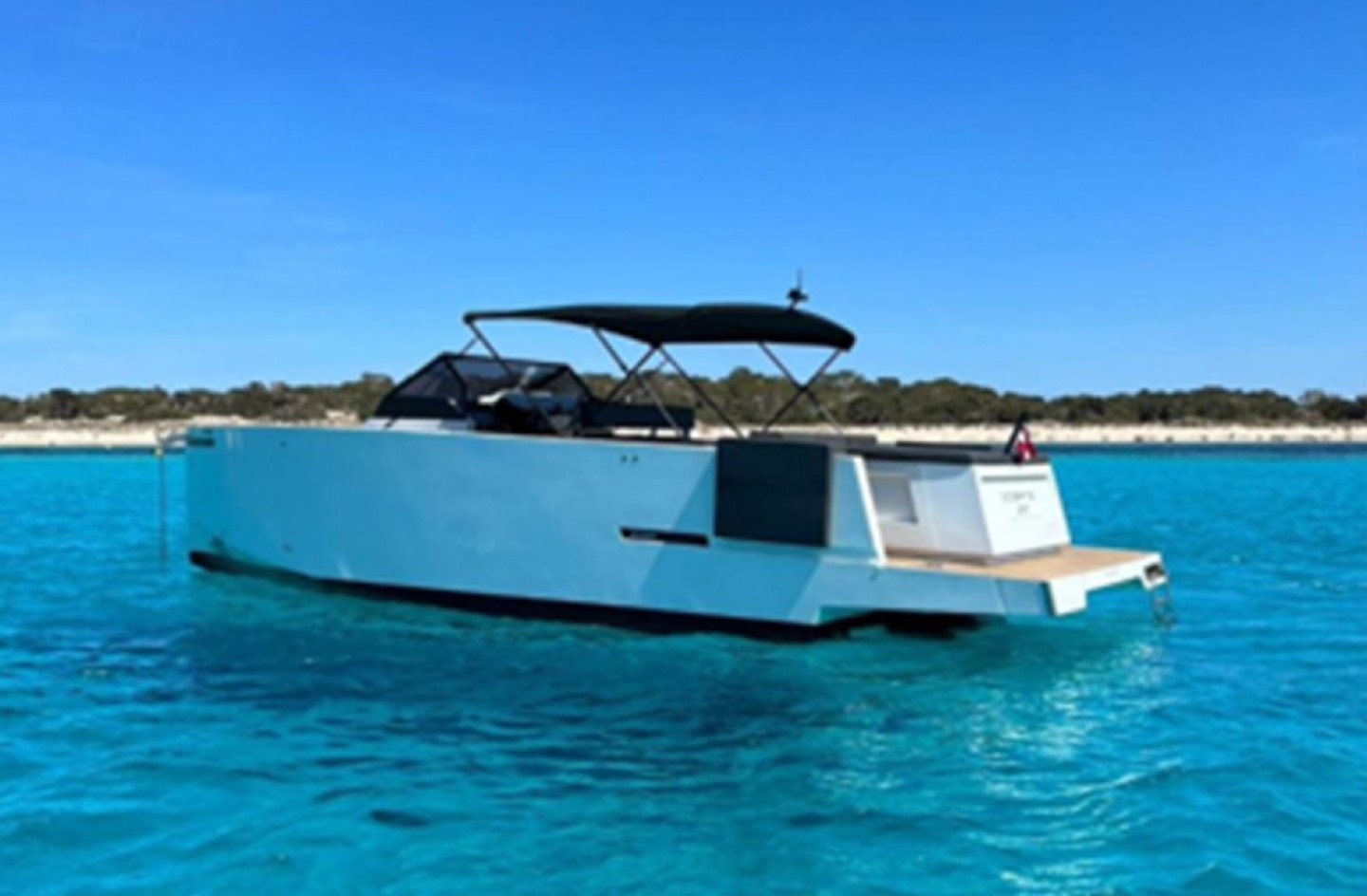 Hire a Motorboat DE ANTONIO Yachts D33 Open in Ibiza Town | SamBoat