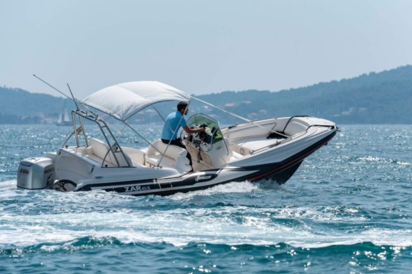 Hire a Motorboat Zar 65 in Luka Sukošan (Zar 65) | SamBoat
