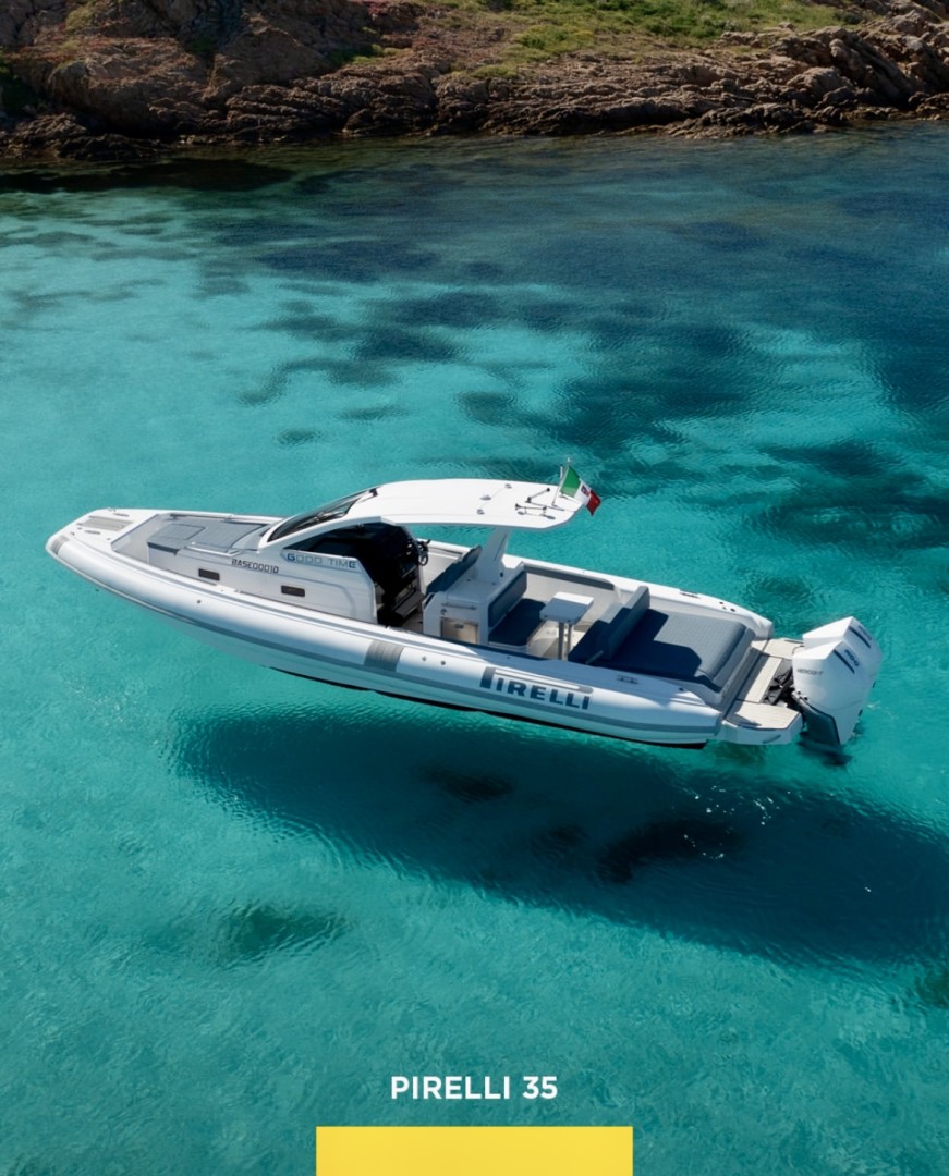 Hire a RIB Pirelli 35 in Porto Cervo | SamBoat