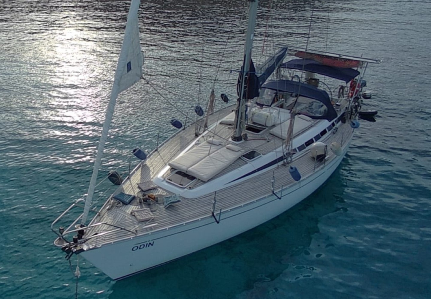 Hire a Sailboat Navega con Odin Grand Soleil 46.3 15 metros in Palma de ...