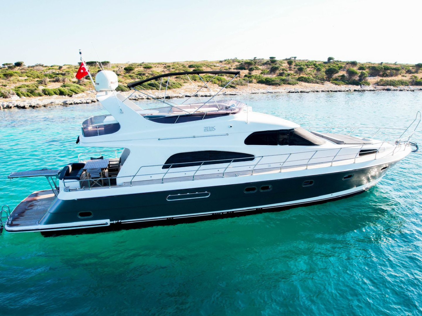 Hire a Luxury Yacht Zeus in Türkbükü (ZEUS) | SamBoat