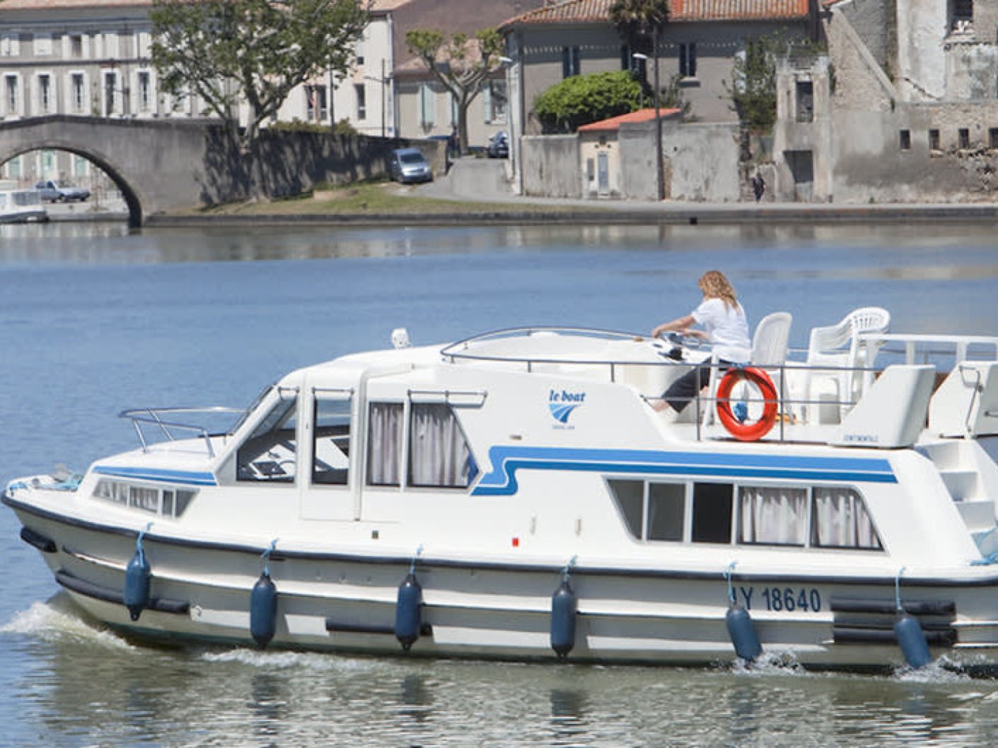 Hire a Motorboat Le Boat Continentale in Castelnaudary | SamBoat