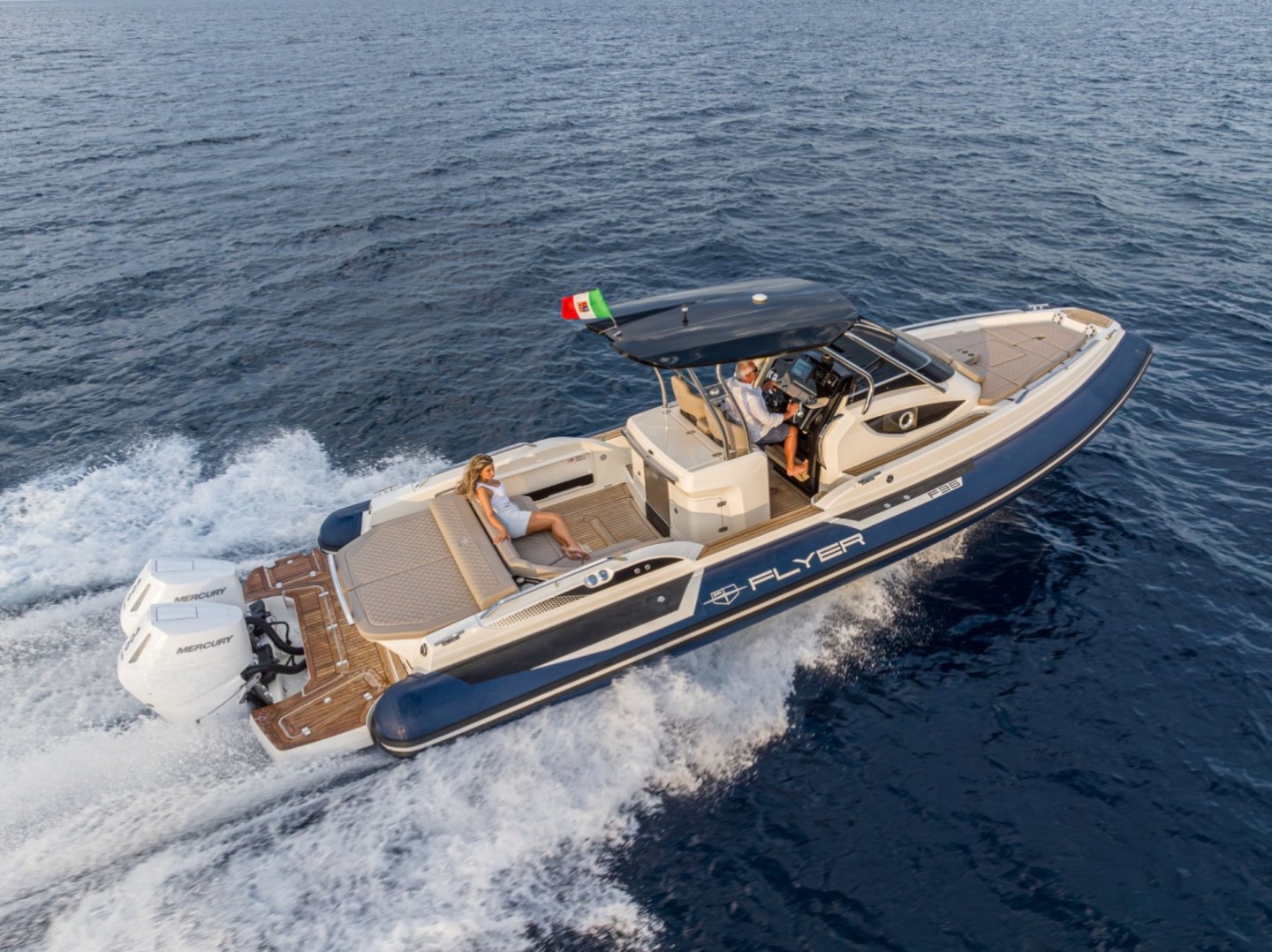 Hire a RIB Bwa Flyer 36 in La Trinité-sur-Mer | SamBoat