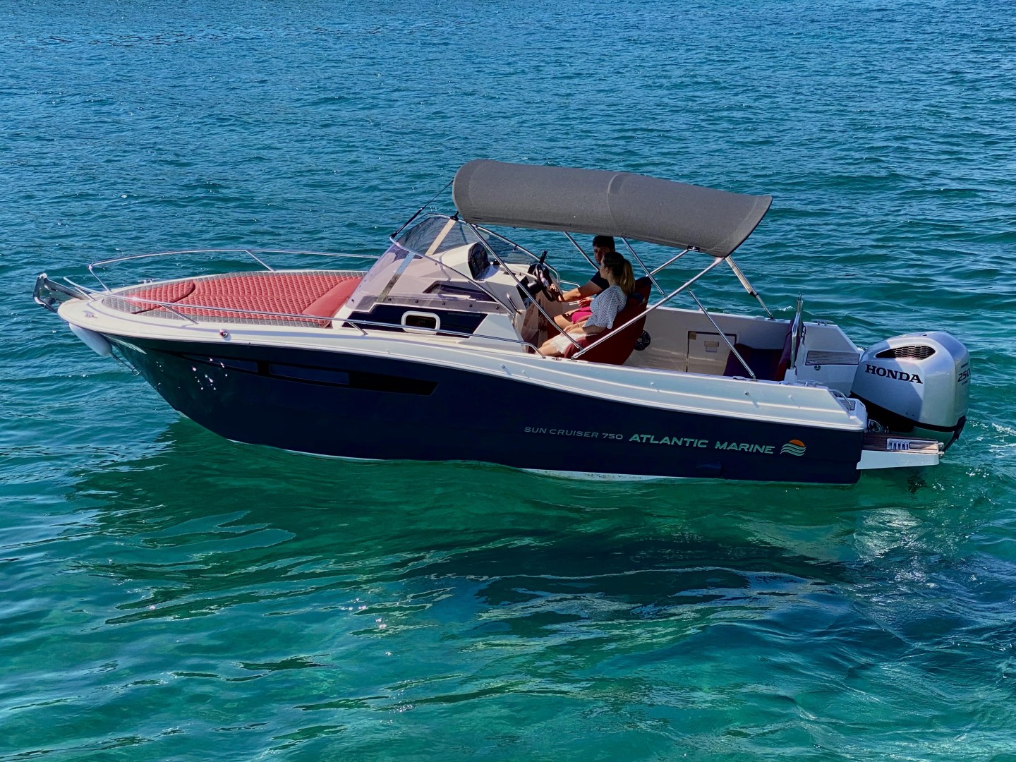 Hire a Motorboat Atlantic 730 Sun Cruiser in Tribunj | SamBoat