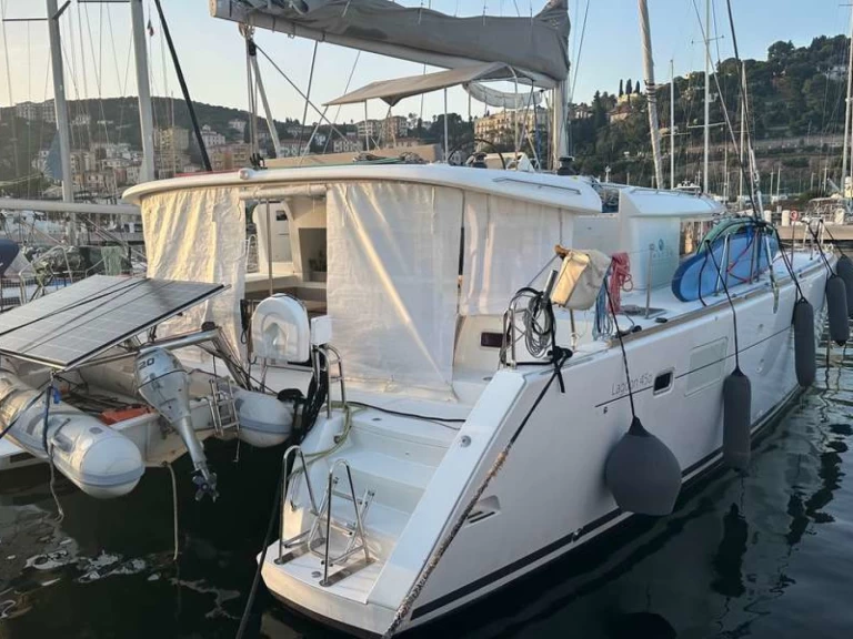 Hire a Catamaran Lagoon 450 F in Neapol (Branchia) | SamBoat