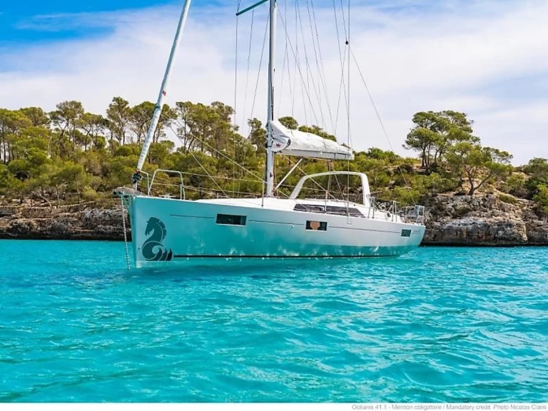 Hire a Sailboat Bénéteau Oceanis 41.1 in Gouvia (MARISOL ) | SamBoat