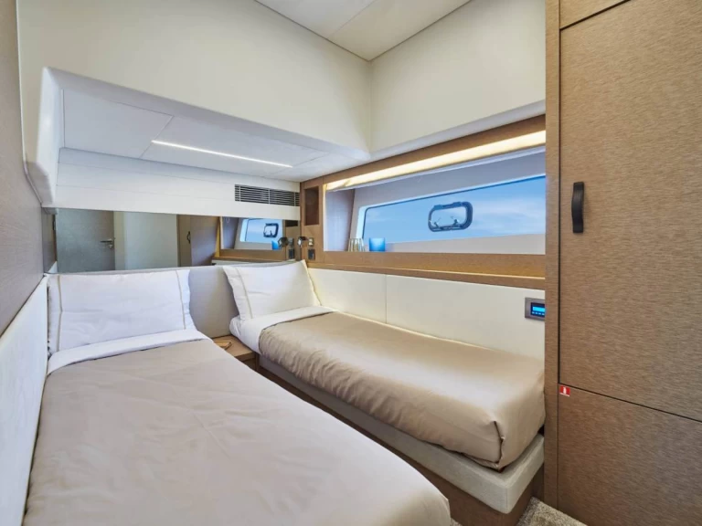 Hire a Luxury Yacht Jeanneau Prestige 590 in Sukosan (Dzianiny.Club 2 ...