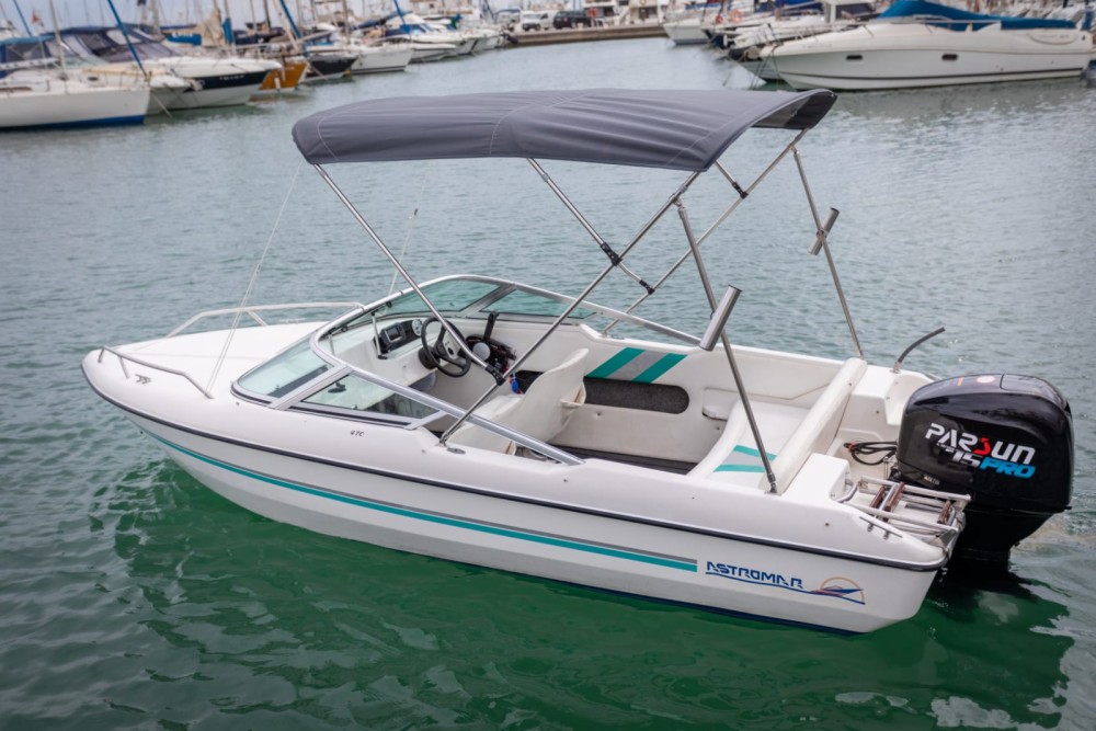 Hire a Motorboat Astromar 470 in Manilva (Astromar 470) - SamBoat