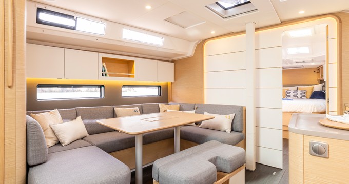 Dufour 41 - Specs, layout & video | SamBoat